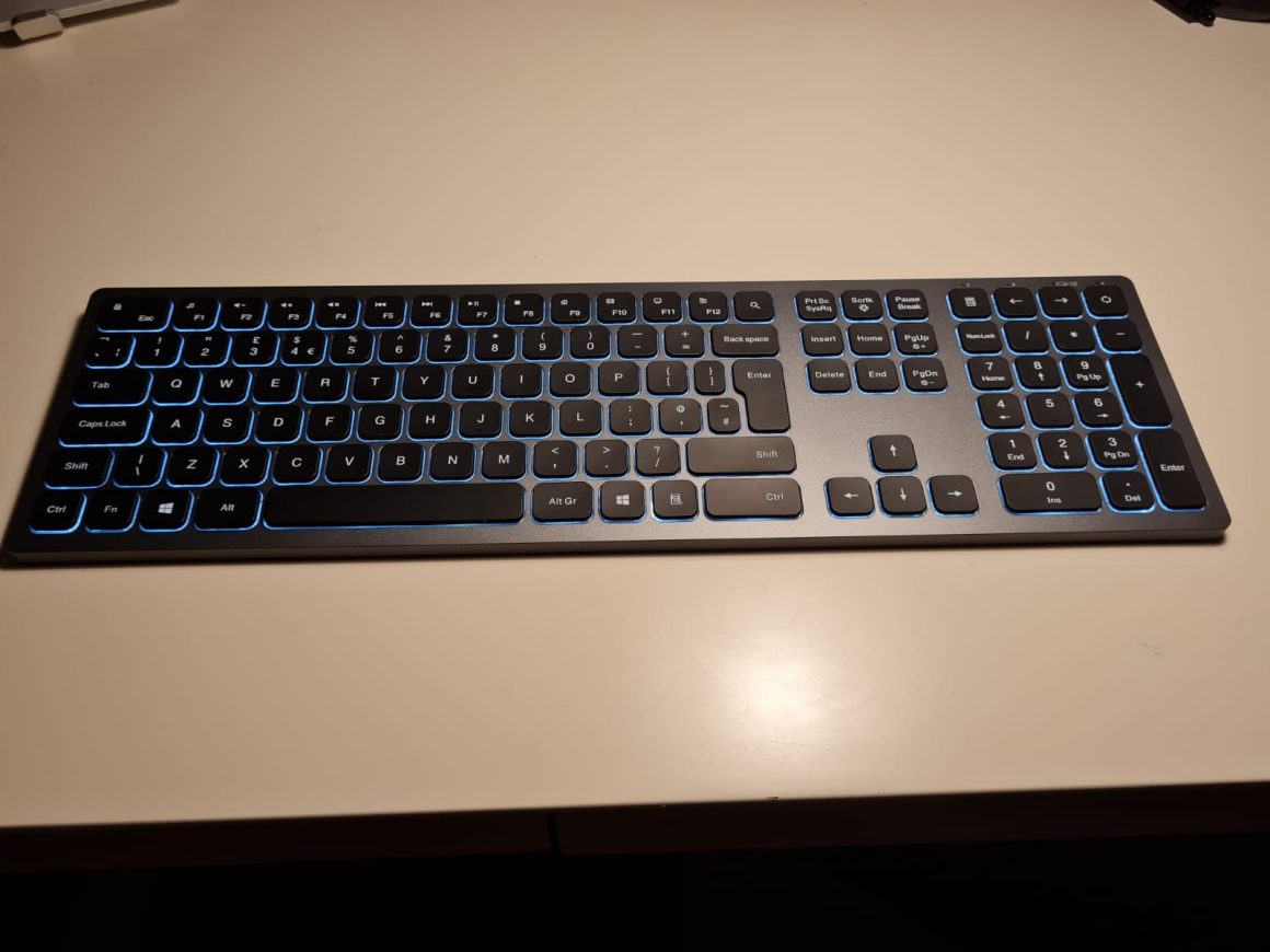Seenda Wireless Backlit Keyboard Review