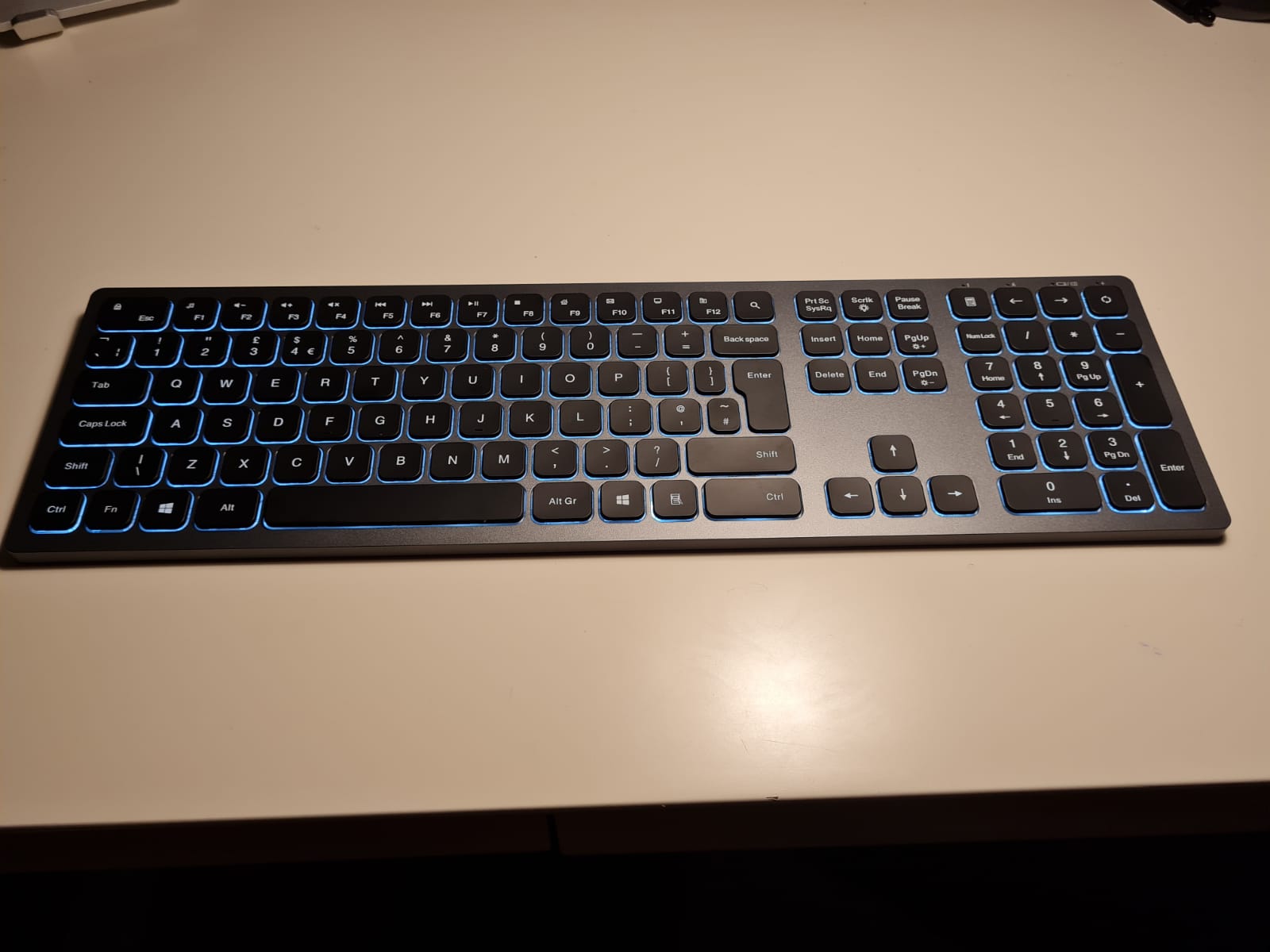 Seenda Wireless Backlit Keyboard Review