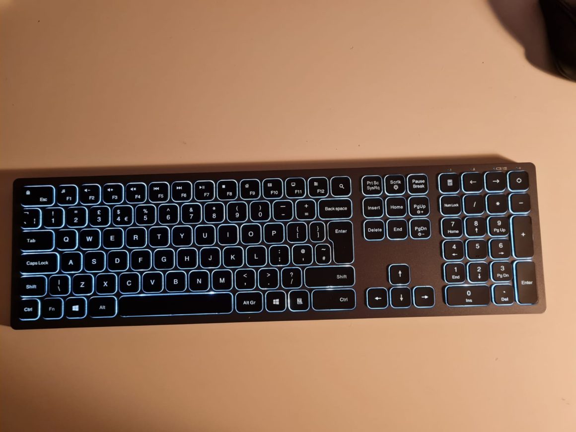 Seenda Wireless Backlit Keyboard Review