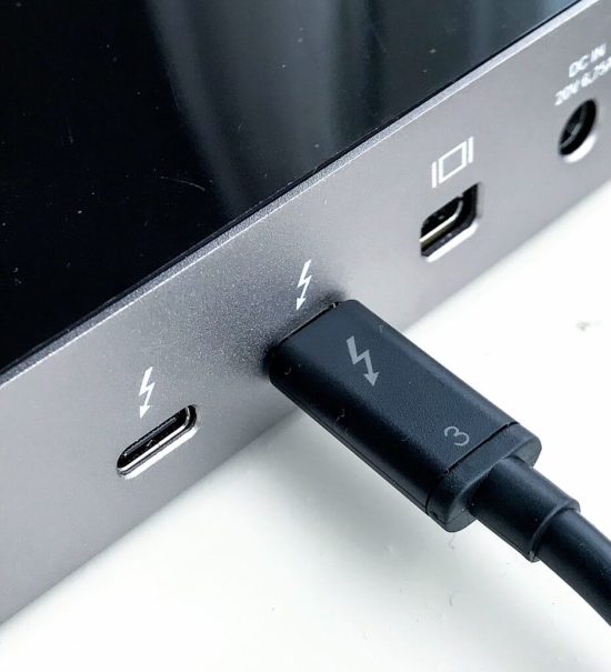 Thunderbolt 3 vs 4 vs 5: Speeds, Power, Cables (2025 Guide)